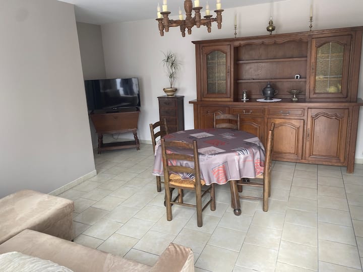 Maison Toute éQuipée Dans Une Cour Avec Parking - Somme