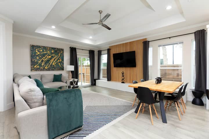 New 4br & Hot Tub In Trinity Groves Near Downtown - Dallas, TX
