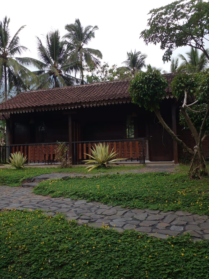Giri Tengah Resort - Borobudur