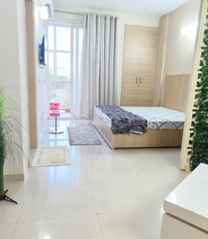 Kanha Shri Home Stay| 𝔉𝔢𝔢𝔩 𝔇𝔦𝔳𝔦𝔫𝔢 - Vrindavan