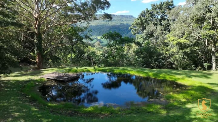 Luxury Farmhouse Retreat With Tennis Court - Berry - Budderoo National Park