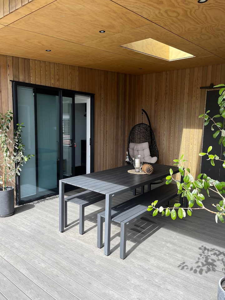 Self-contained Private Queen Bedroom With Ensuite - Omarama