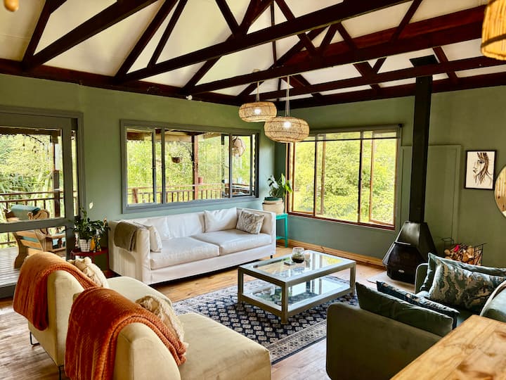 A Charming, Cozy Loft In The Heart Of Stormsriver! - Stormsrivier