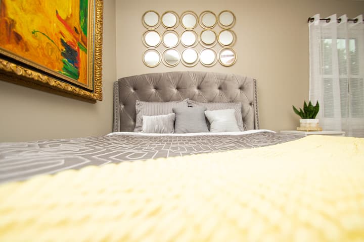 The Kinky Xscape | Stylish & Spacious Home In Lr - Little Rock