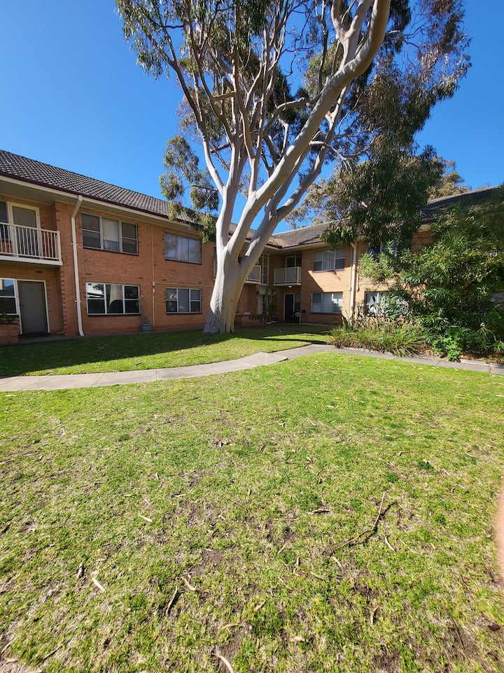 Cozy Apartment Steps From Somerton Beach & Glenelg - Adelaide