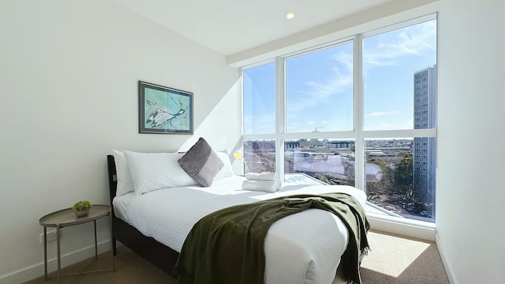 Free Carpark/train Station/woolworths/cbd Side - Melbourne
