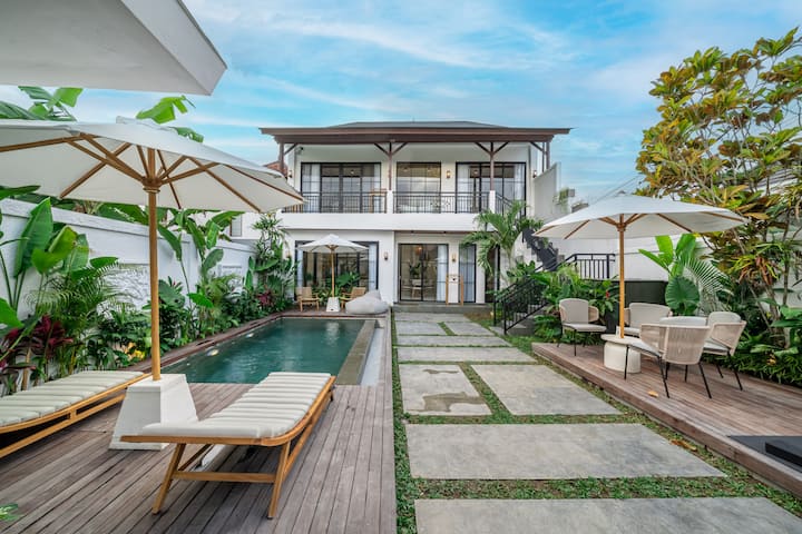 Brand New Amazing Villa+huge Pool+central Location - Ubud