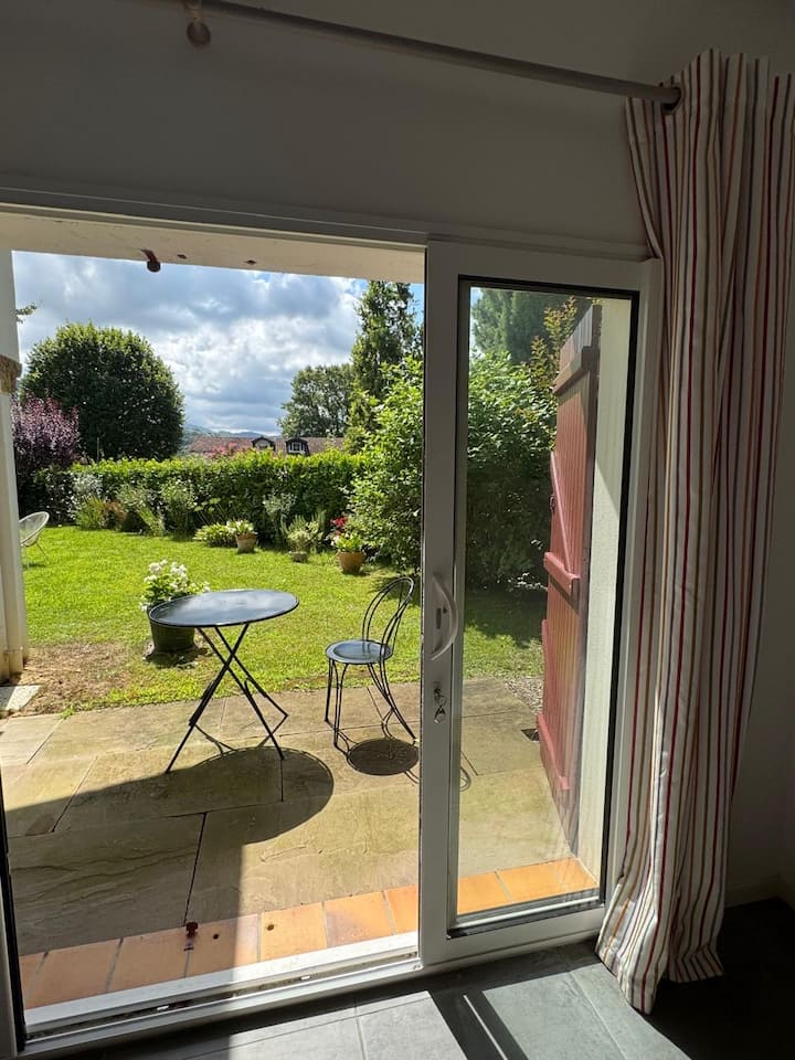 Chambre Dhôtes Avec Terrasse Sur Jardin. - Guéthary