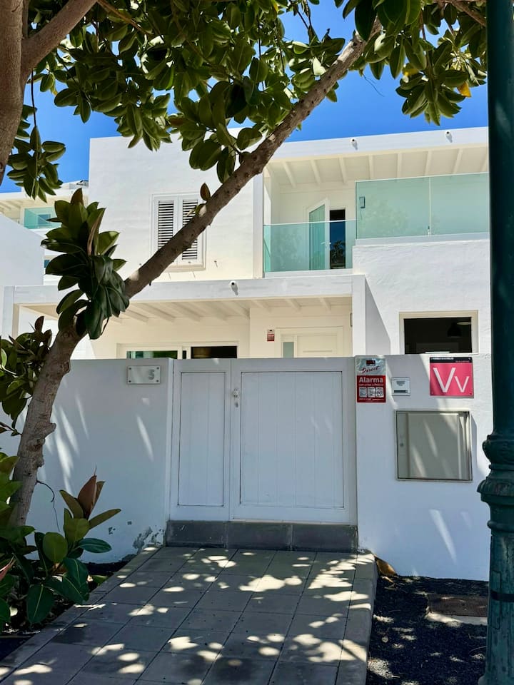 Casa Millo · Amplia Y Luminosa Junto Al Mar - Costa Teguise