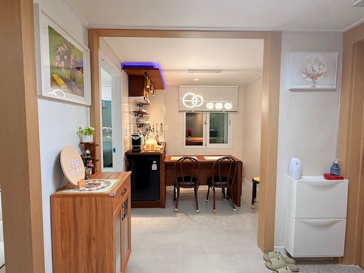 서울역 도보 8분/ 청결 / 최대 7인 가능/ 해피데이 스테이  #미스터멘션 - Seoul