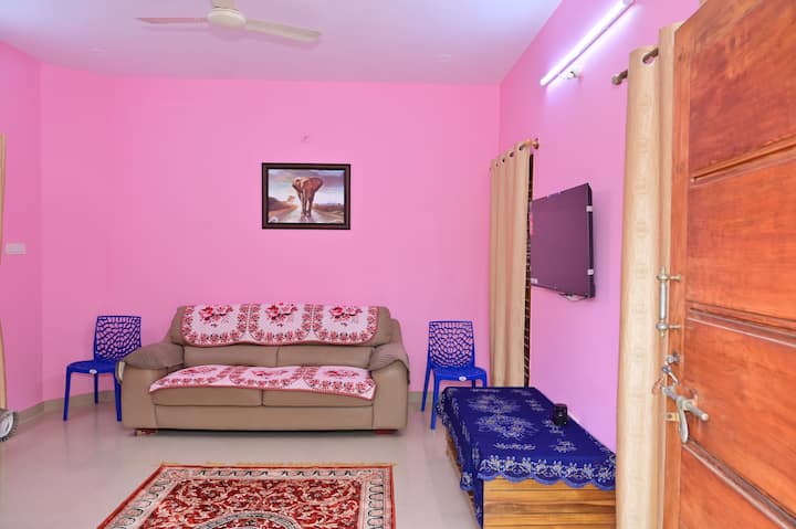 "Honnasiri"
"ಹೊನ್ನಸಿರಿ" - Mysuru