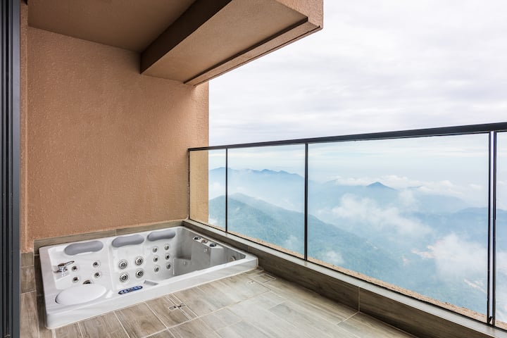 8-pax Antara Suite– Wifi, Astro, Netflix & Mahjong - Genting Highlands