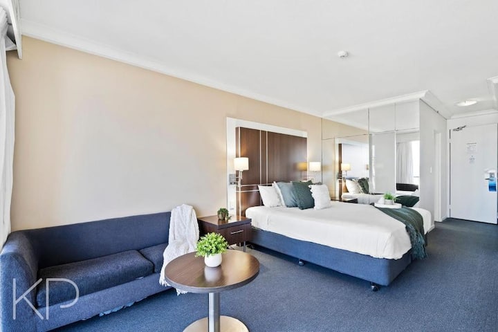 Sea View Apartment In A 4 Star Hotel - Surfers Paradise