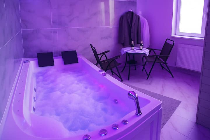 *Relaxare Premium* Apartament Cu Jacuzzi & Saună! - Brașov