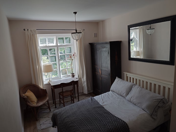 1 Amwell House - Twickenham