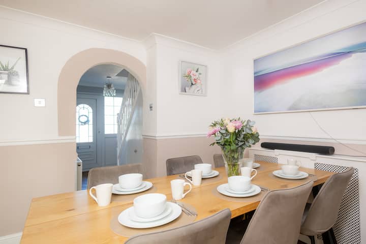 Relaxing 3-bedroom Retreat House Free Parking 8ppl - Sherwood Forest