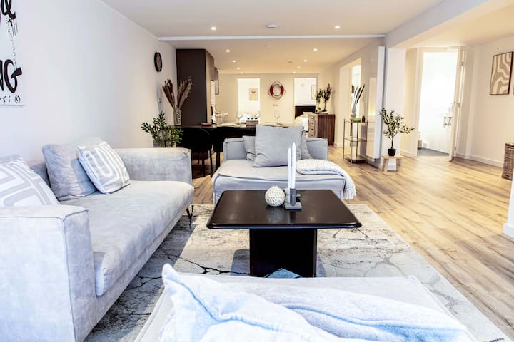 Pearl Of The Cuyp | Modern Comfort In De Pijp - Amsterdam