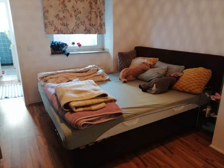 2 Zi Erdgeschosswohnung Mit Garten In Frechen. - Kerpen