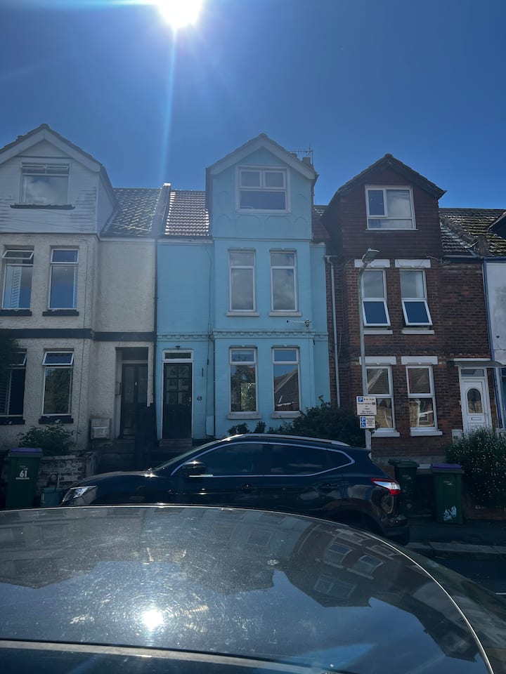 Comfortable Family Home With Light Breakfast Inc. - Folkestone