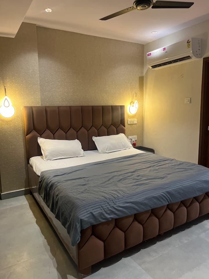 1 Bhk | Private | Couple-friendly | Party Ready - Kharar