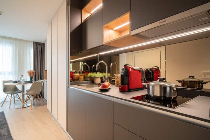 Homely! Skyview| Airport| Fair| City| Gym| Rooftop - Frankfurt