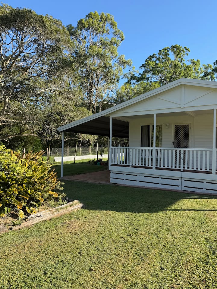 Pets Welcome - 3 Bedroom Country Cottage - Brisbane