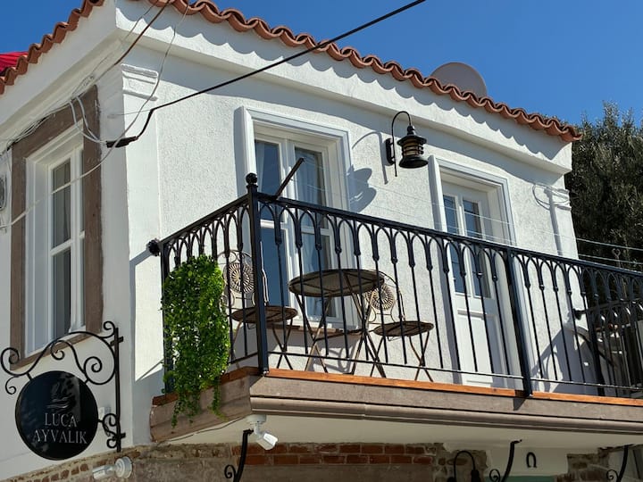 Luca Ayvalık 
Deniz Manzarali Rum Evi Defne - Ayvalık