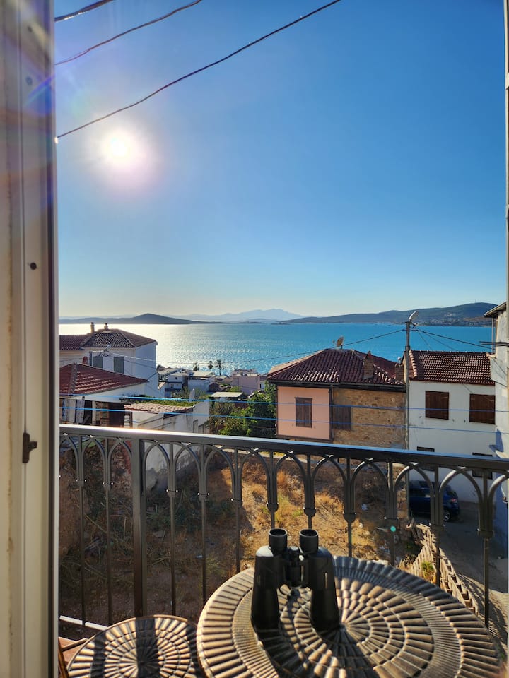 Luca Ayvalık 
Deniz Manzaralı
Tarihi Taş Ev - Ayvalık