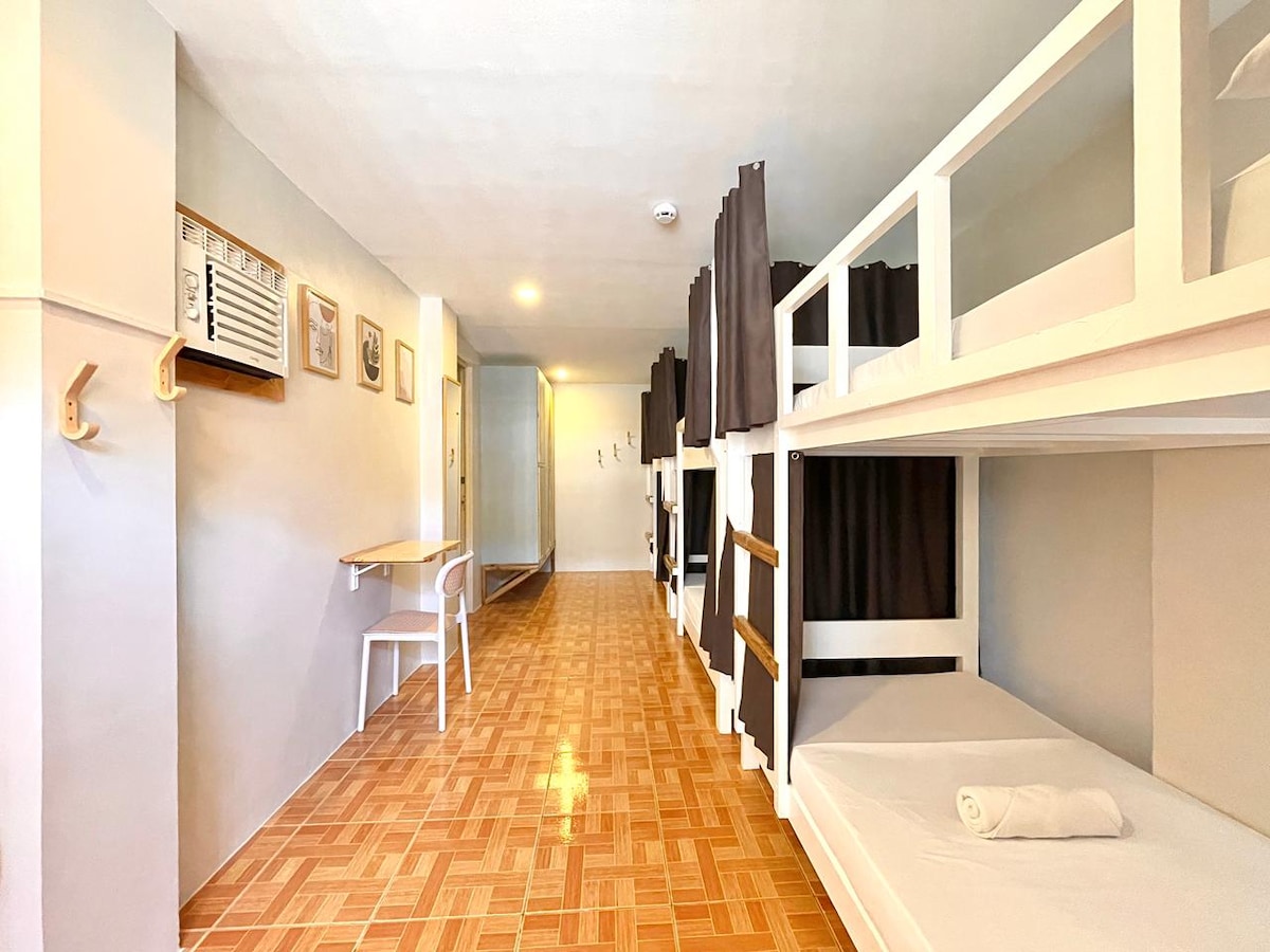 One (1) Bed in 6 Bed Mixed Dormitory - Flats for Rent in Malay, Western ...
