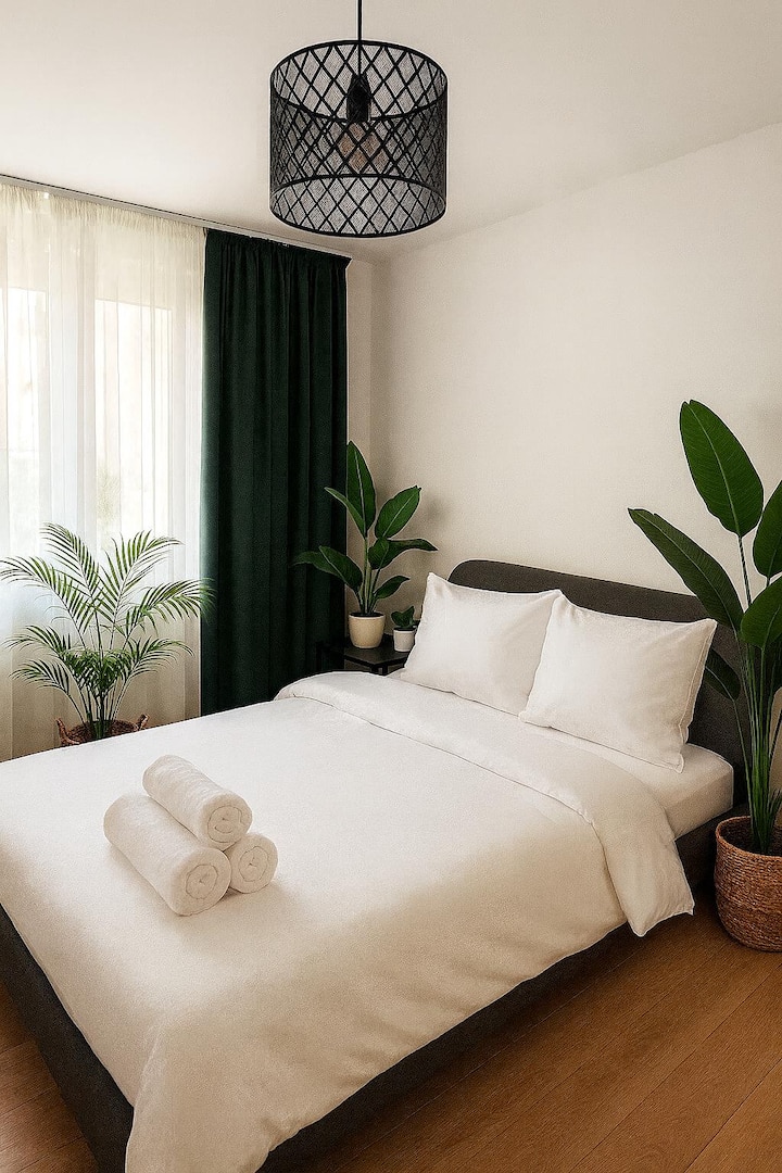 Tropical Urban Getaway | 2 Room Apartment - Bucharest