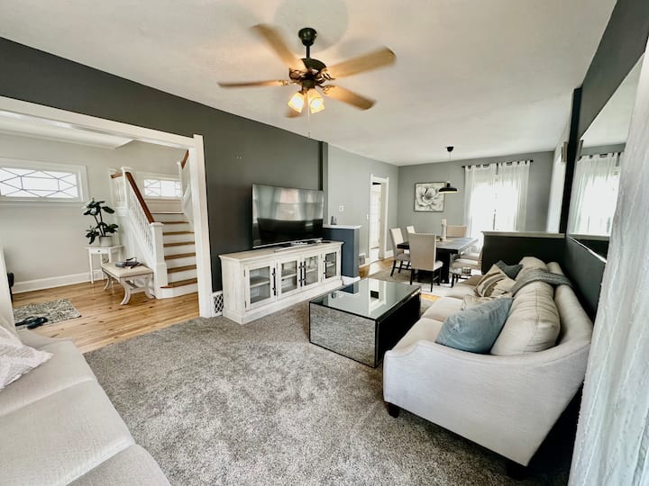 Airy, Luxe 3br Retreat Minutes To Downtown Toledo - Toledo, OH