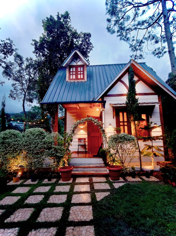 The Attic Includes Kitchenette/grocery/vegetables - Bhimtal