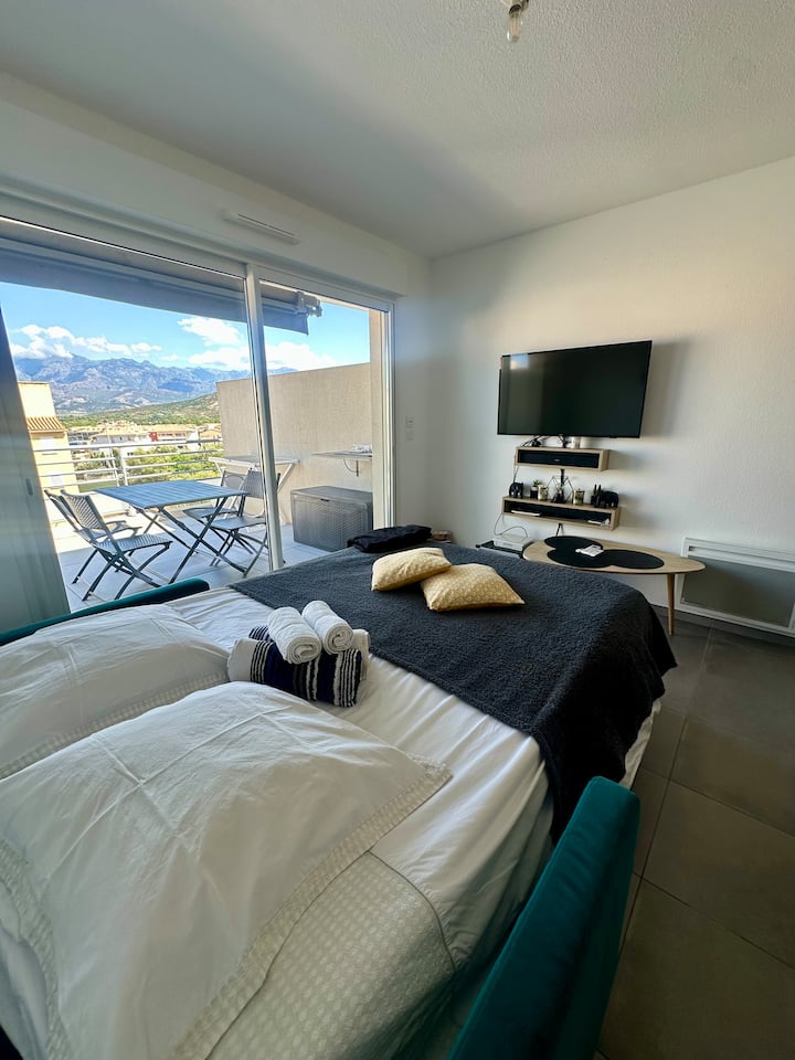 Calvi - Joli Studio De 21m², Balcon De 13m² S-e - Calvi