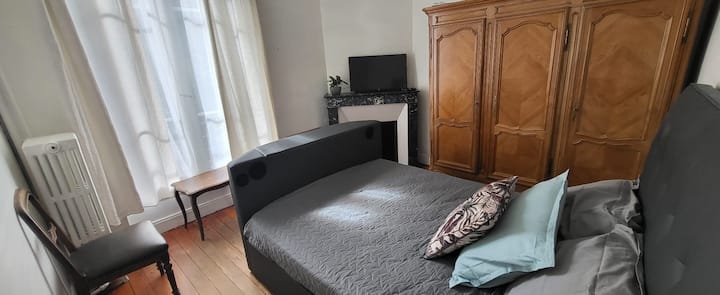 Maison Briand - Chambre Chez L'habitant -Sidi Bou - Melun