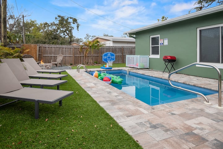 Heated Pool/5 Mins To St Pete Beach-slps 10 - St. Pete Beach, FL