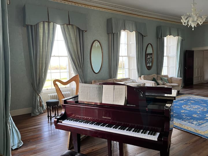 Georgian Manor, Sleeps 30, Retreats & Celebrations - Kells
