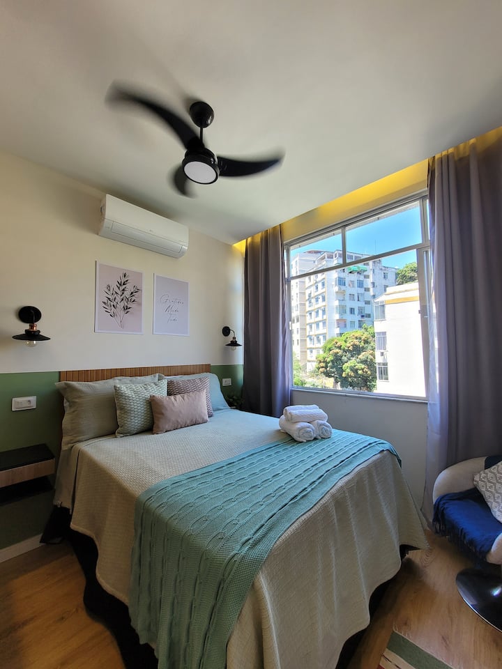 Apto Perto Da Lapa, Em Rua Tranquila E Silenciosa - Rio de Janeiro