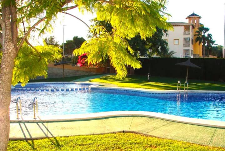 #83 1st Floor 2 Bed Apt Lomas De Cabo Roig - La Zenia