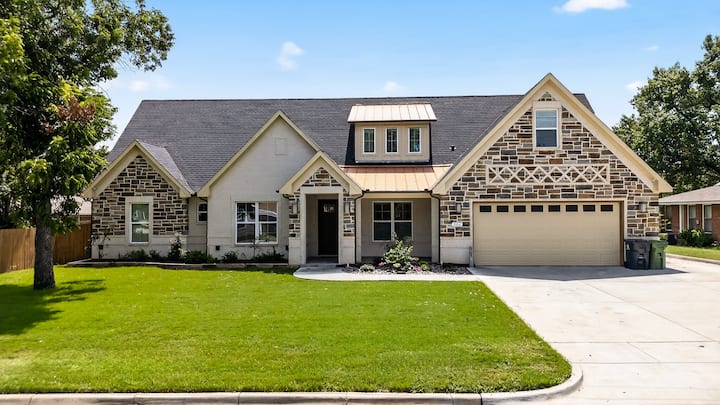 Arlington Vacation Home - Arlington, TX