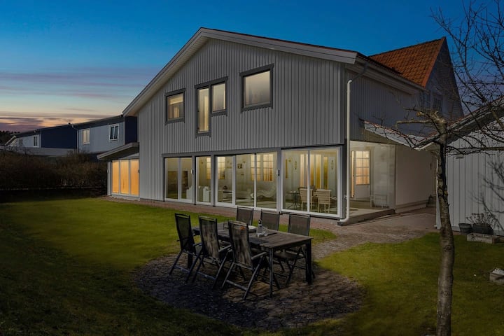 Workers Villa • 7br • 15 Beds • 3 Bath • All Inc - Göteborg