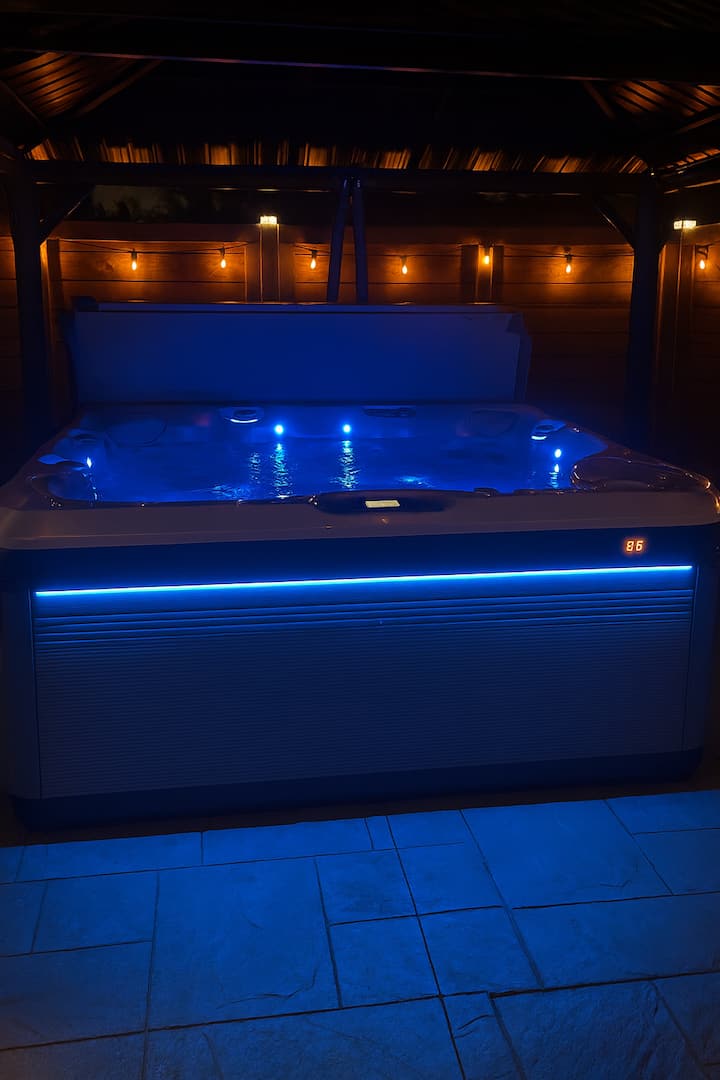 The Wellness Stay•hot Tub •Barrel Sauna •Game Room - Arlington Heights, IL