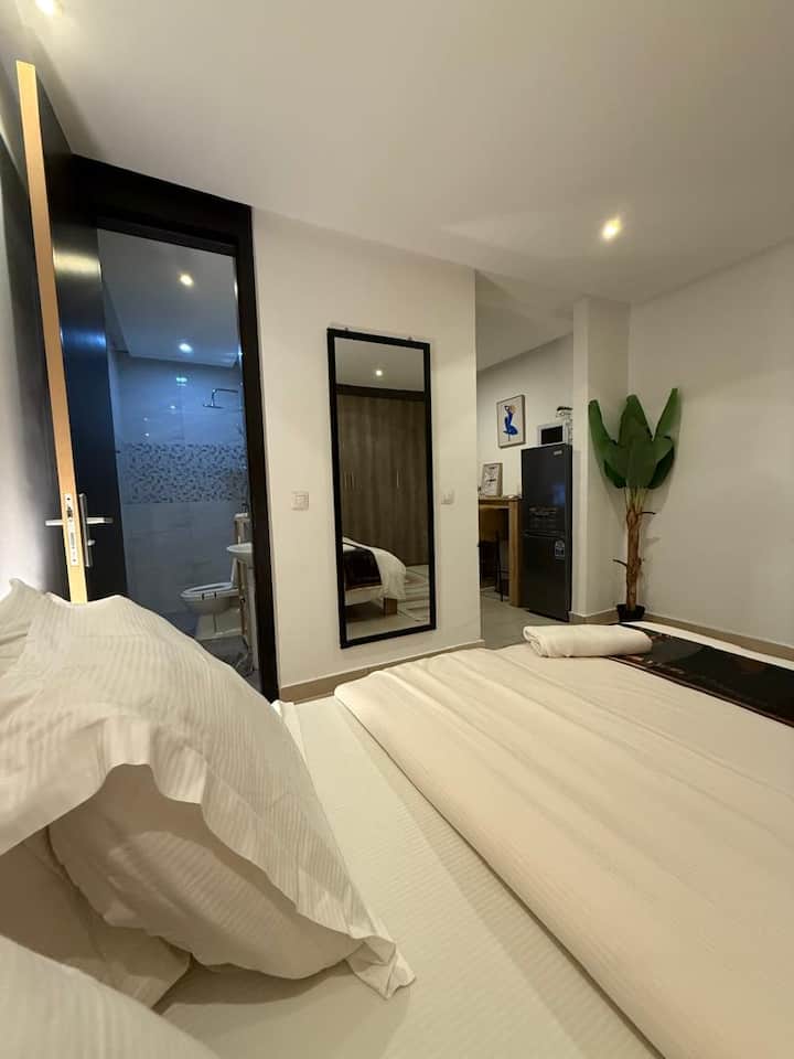 Appartement Chic Et Lumineux Au Vallon-abidjan - Abidjan