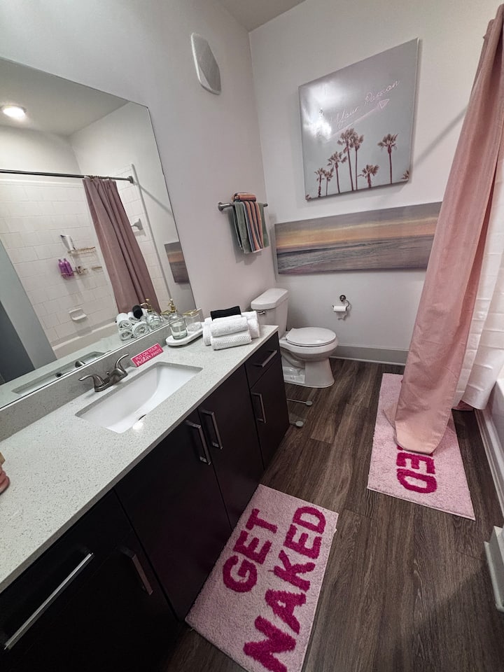 Walk To Braves Stadium | Modern Apt + Free Parking - Truist Park - Atlanta
