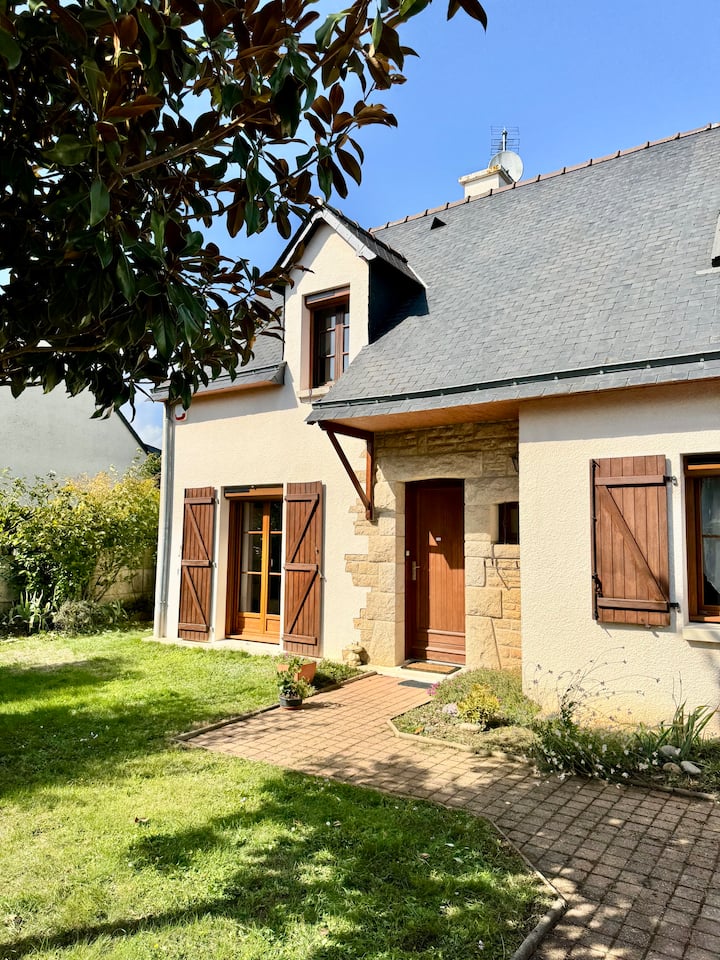 La Maison Bretonne, Avec Jardin Arboré Et Garage - Chartres-de-Bretagne