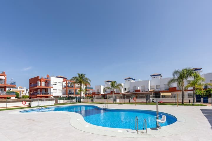 Casa Descubrimiento · Dúplex Moderno Con Jardín. - Vera