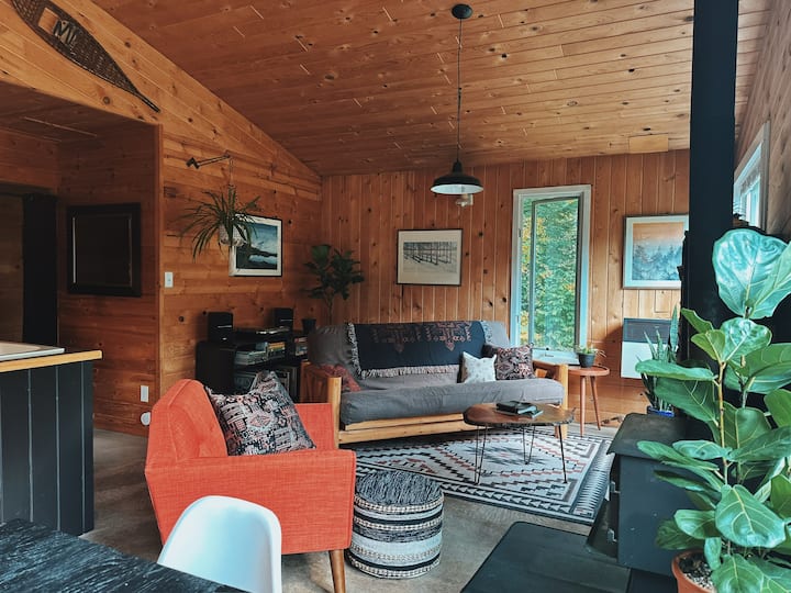 Two Harbors Off-grid Cabin • Unplug & Relax - Two Harbors, MN