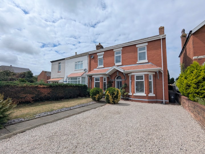 Golf Stay At Hampton Road, Birkdale - Southport