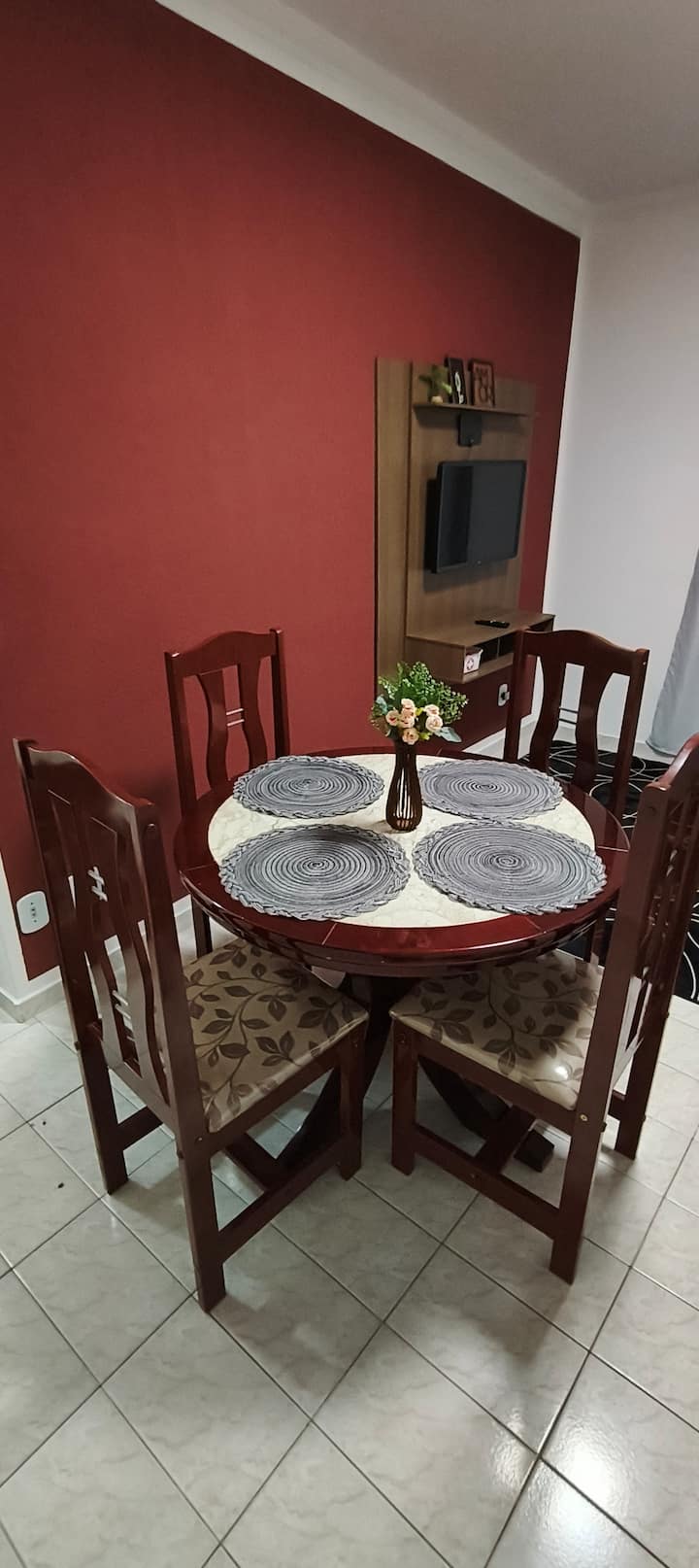 Apartamento Próximo Ao Centro, Com Garagem - Serra Negra