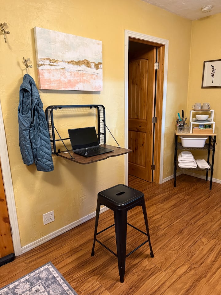 Cherry Glen: Quiet, Woodsy & Steps From Downtown - Flagstaff, AZ