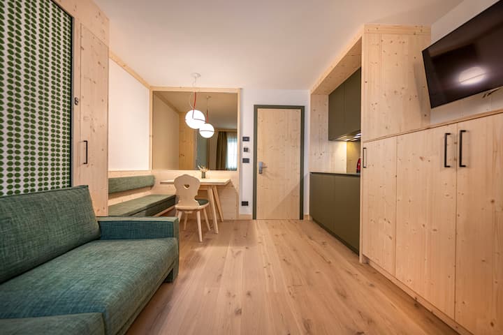 Monolocale Funzionale 2024 Con Giardino, 2 Posti - Selva di Val Gardena